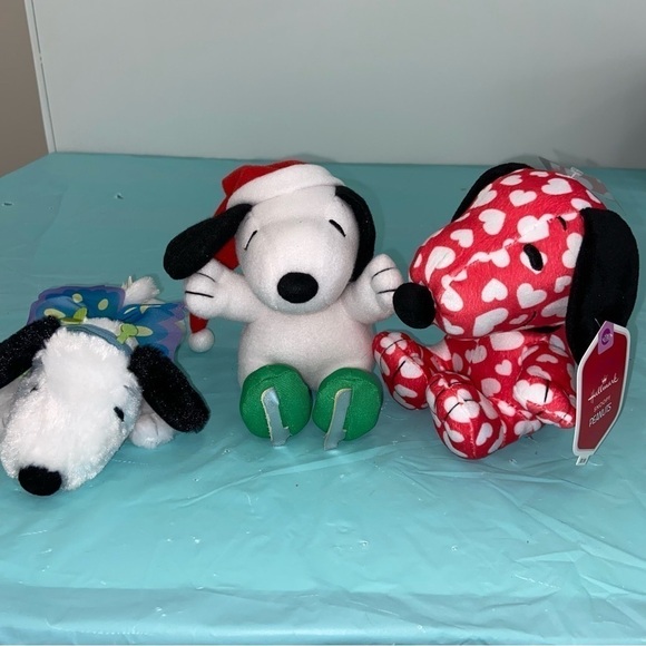 Hallmark | Toys | Hallmark Snoopy Trio Three Snoopys Cute Beyond Words ...